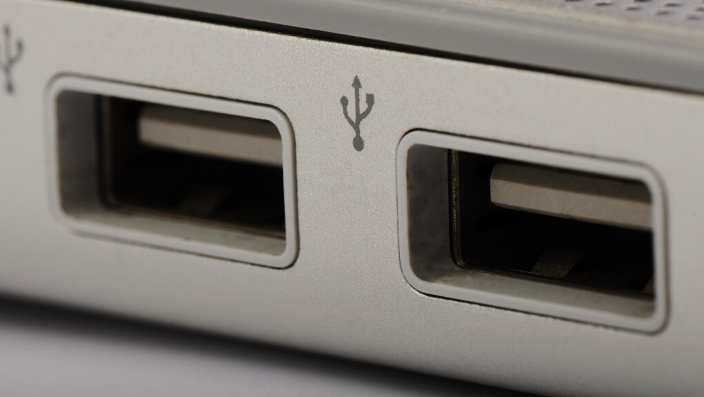 Kenapa Laptop sekarang masih lagi menyediakan port USB 2.0?